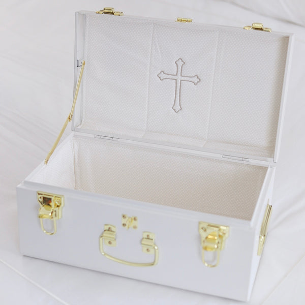Heirloom Keepsake Trunks for Babies | Petite Keep